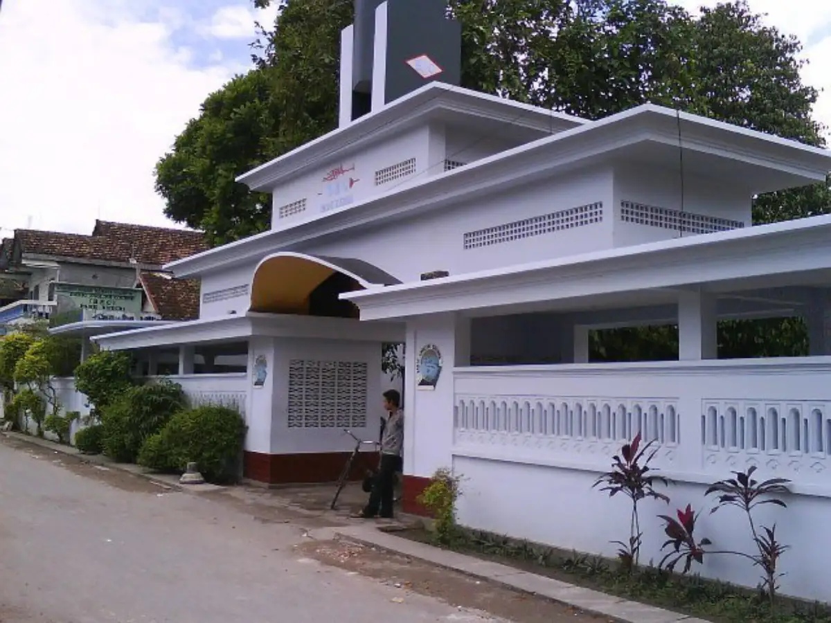 BEC - BASIC ENGLISH COURSE - Pare